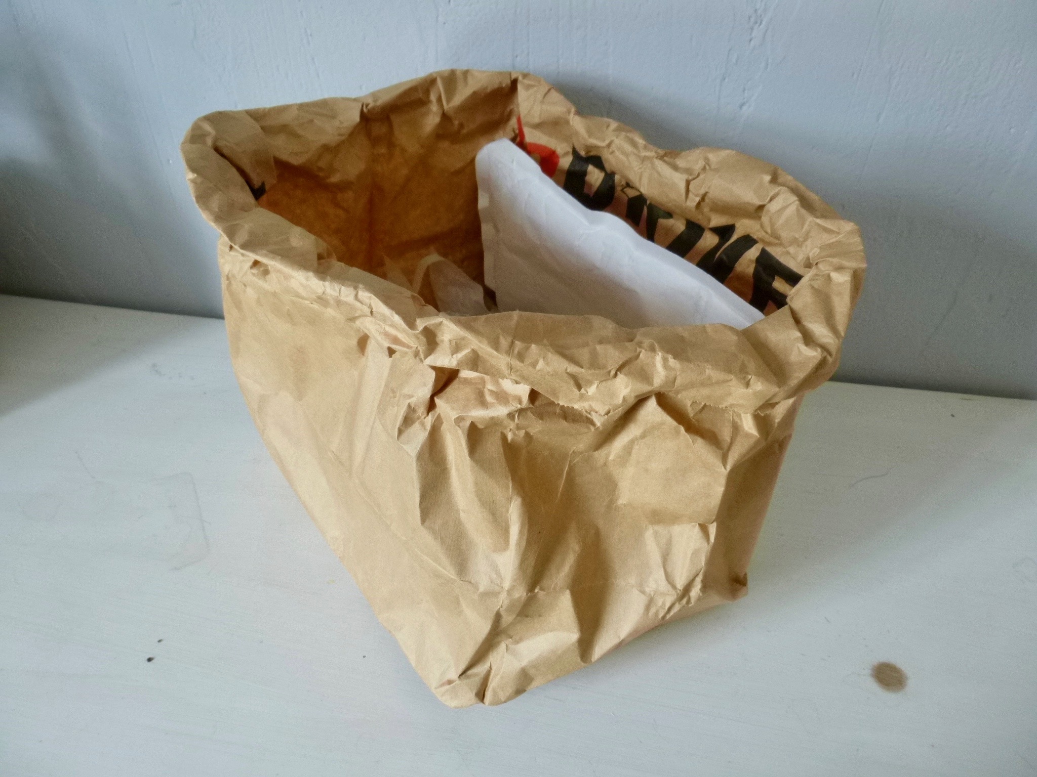 Mon cache pot en papier Kraft home made – Julienne & Joséphine